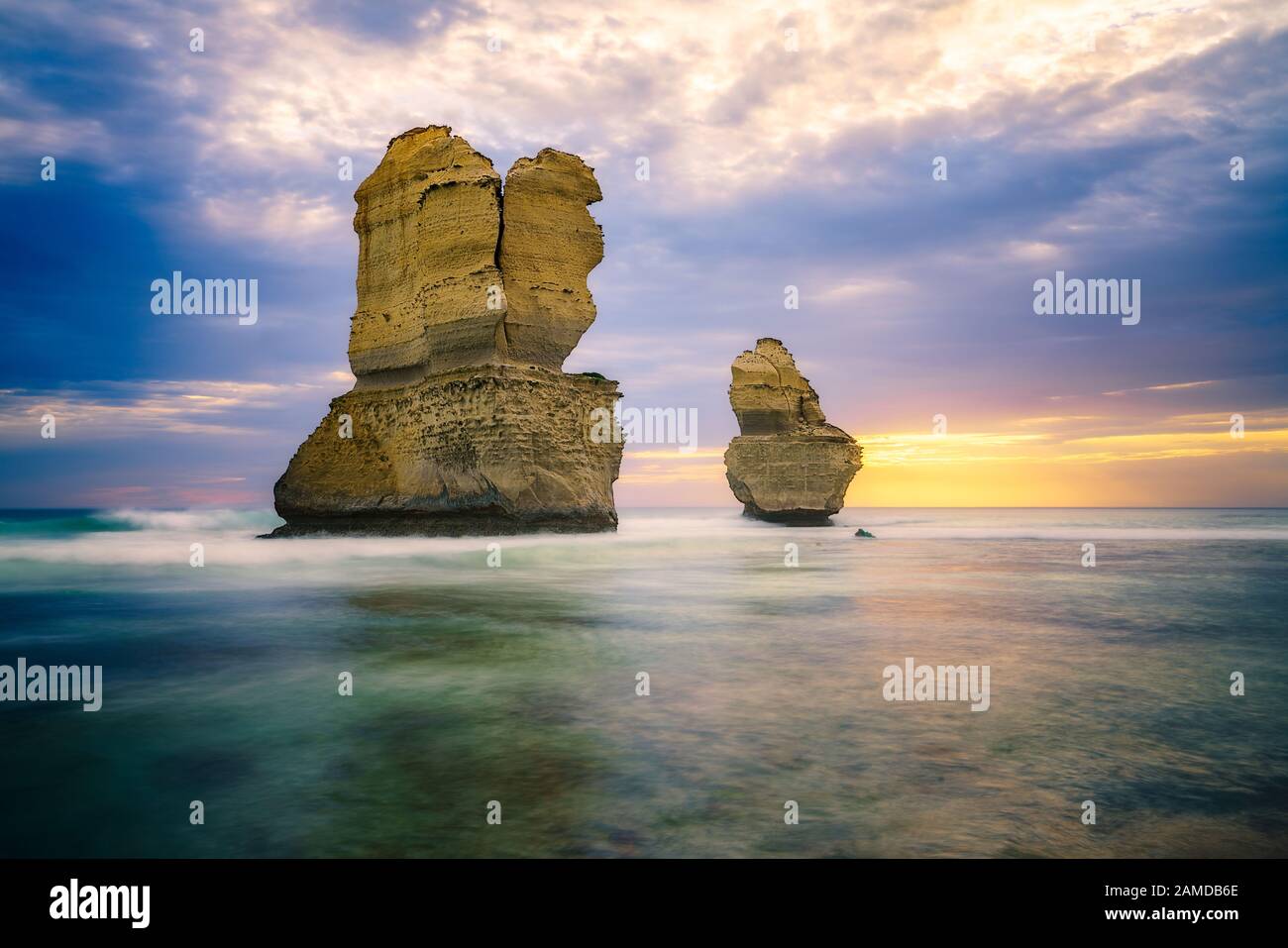 famous gibson steps at sunset, twelve apostles, great ocean road in ...