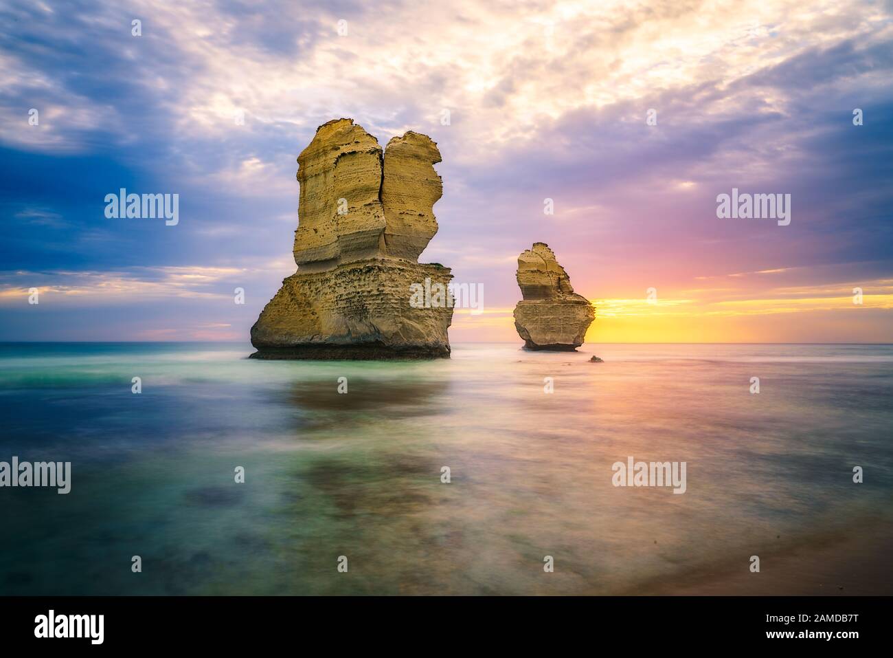 famous gibson steps at sunset, twelve apostles, great ocean road in ...
