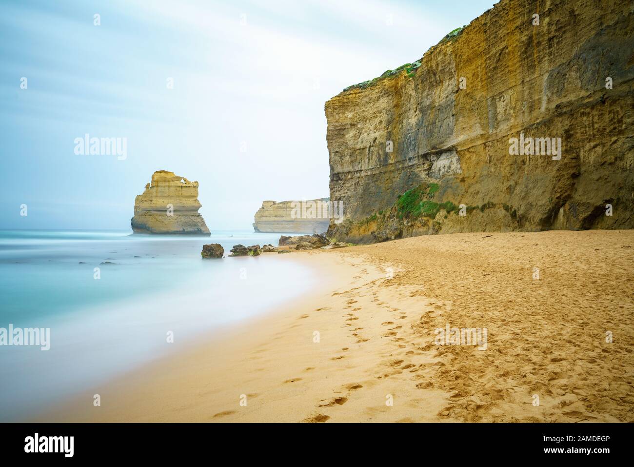 famous gibson steps at sunset, twelve apostles, great ocean road in ...
