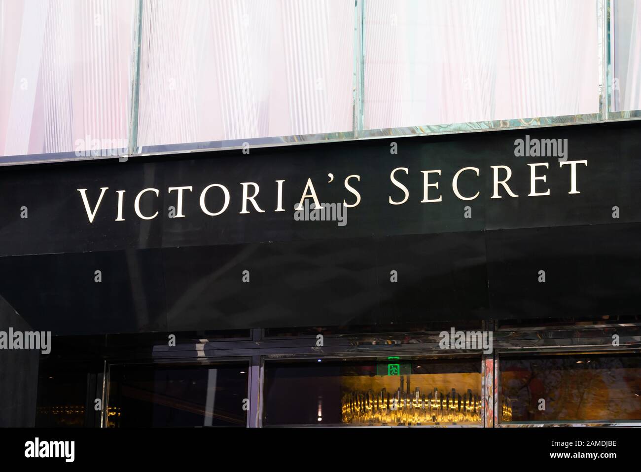 Victorias secret logo hi-res stock photography and images - Alamy