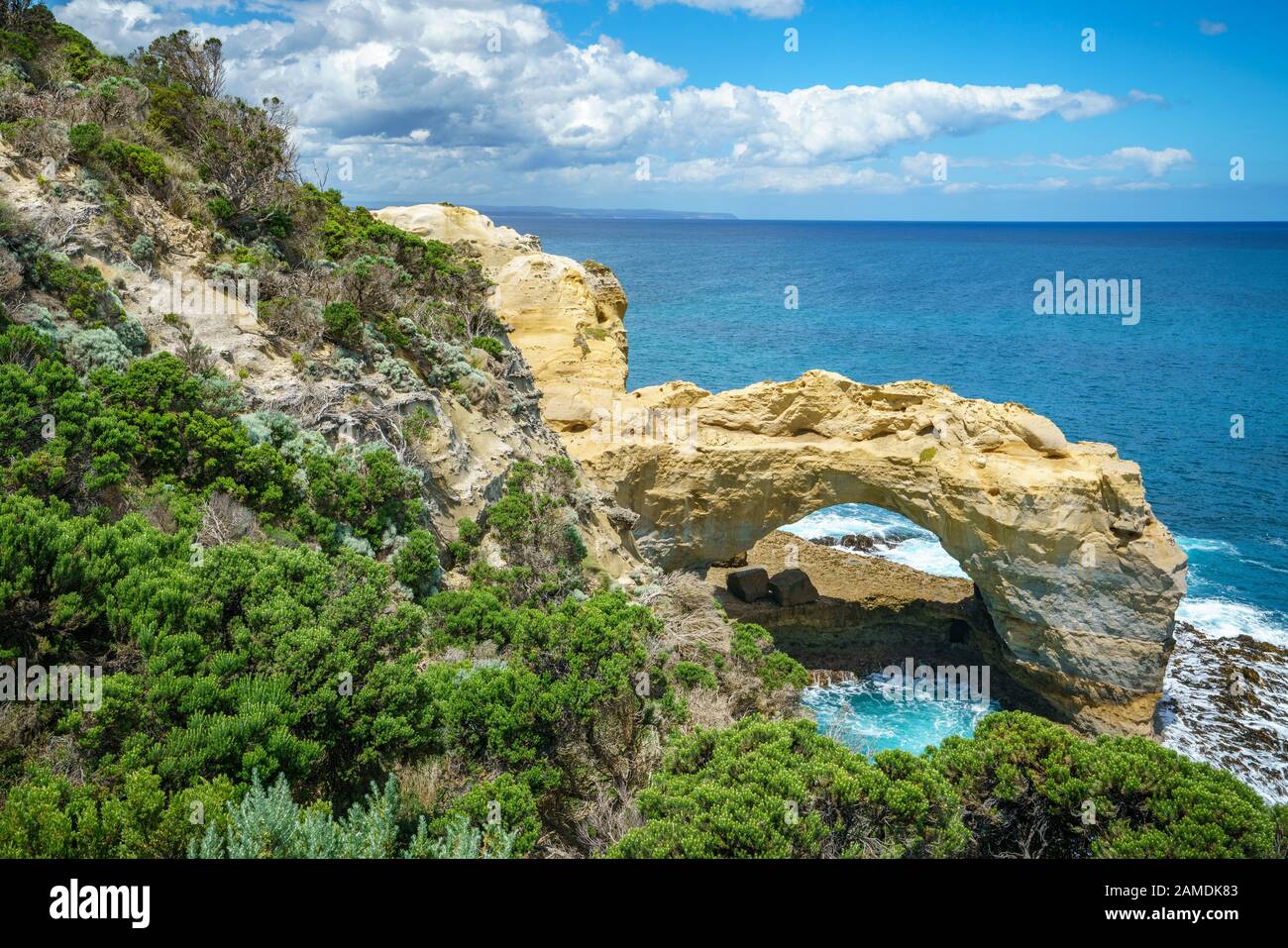 the arch at great ocean road, victoria, australia Stock Photo - Alamy