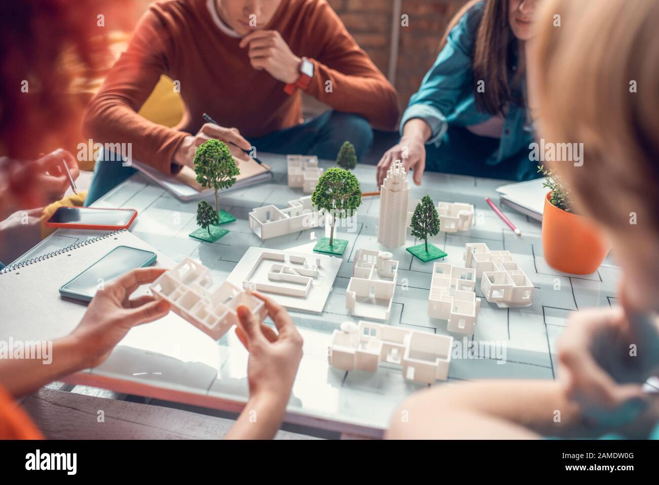 Student team hi-res stock photography and images - Alamy