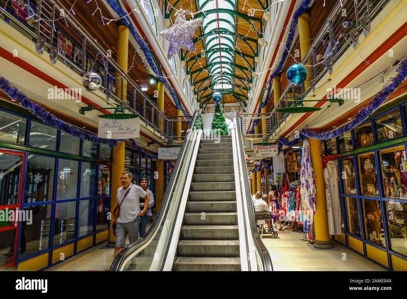 Smallest store hi-res stock photography and images - Alamy