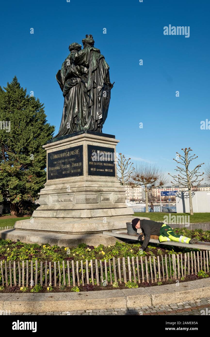 Cleaning monument hi-res stock photography and images - Alamy