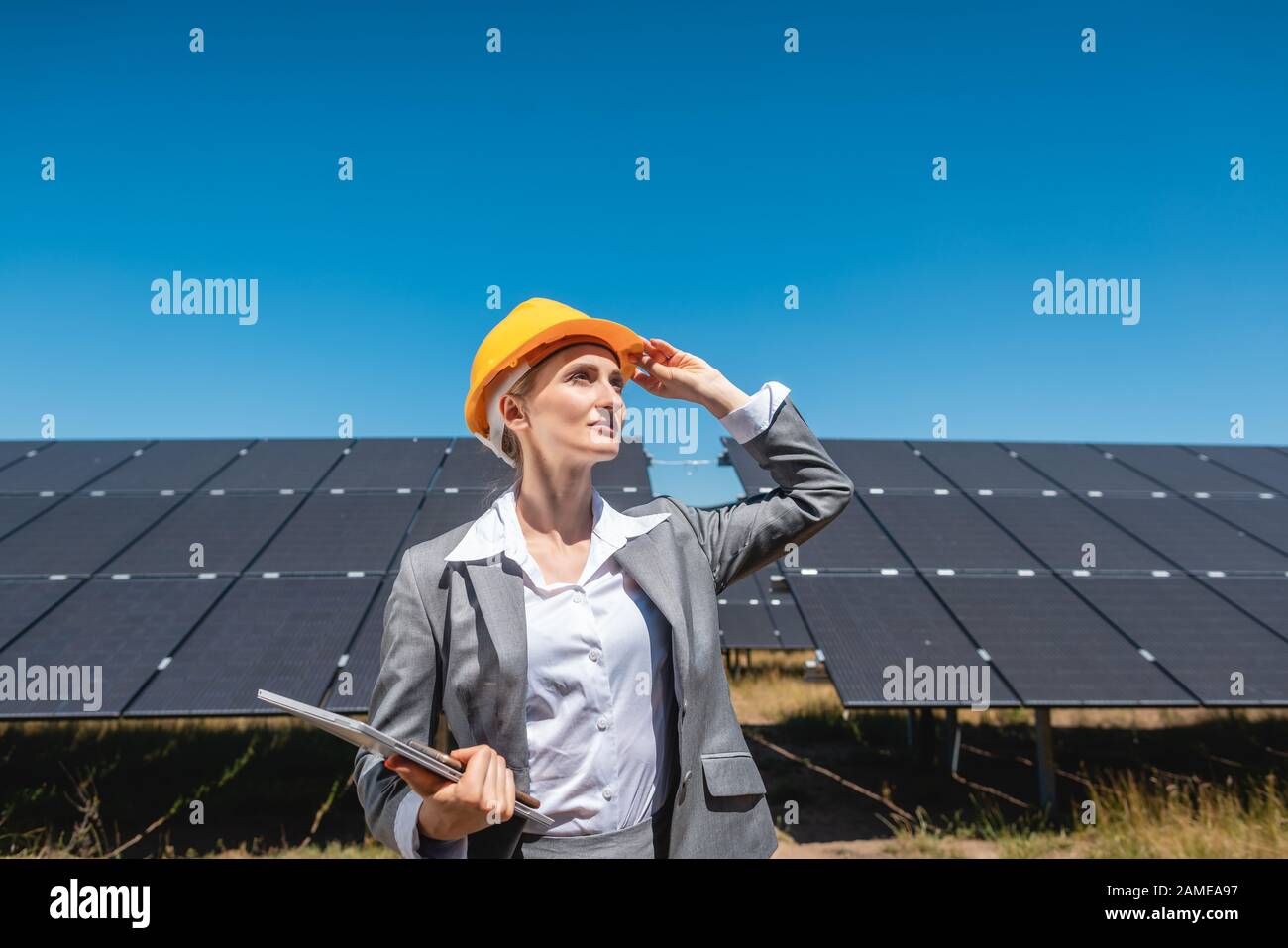 Solar farm inspection hi-res stock photography and images - Alamy