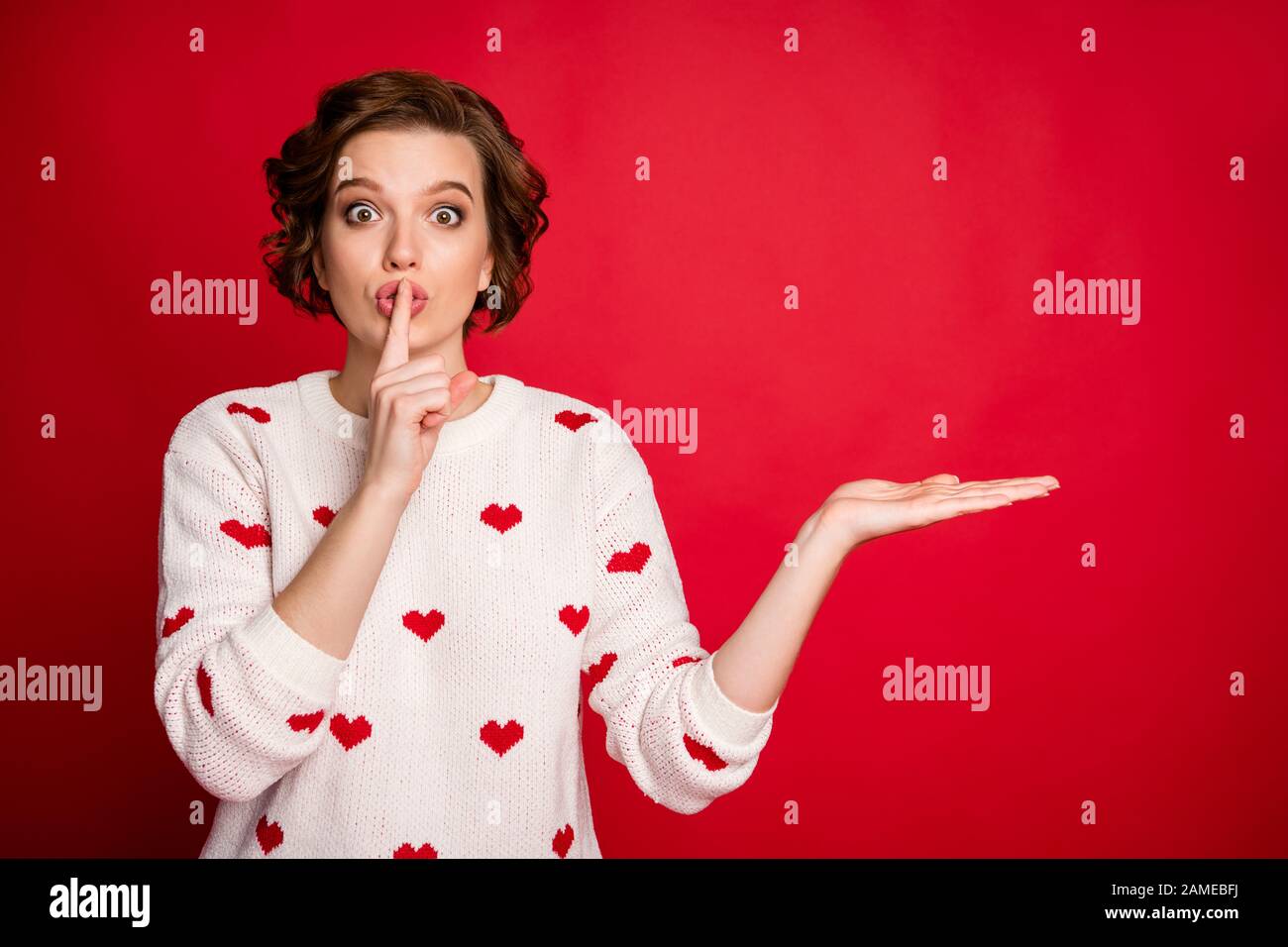 Close-up portrait of her she nice attractive lovely pretty cute girl ...