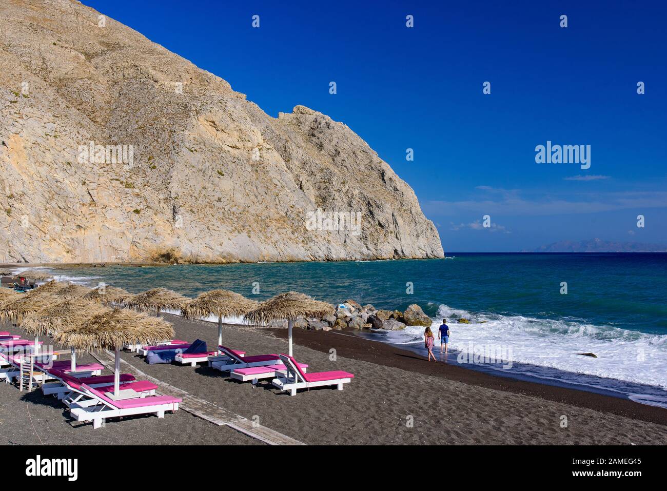 Perissa santorini beach hi-res stock photography and images - Alamy