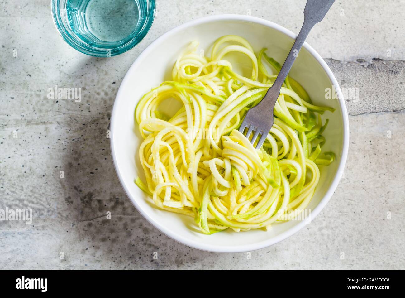 Raw noodle white plate hi-res stock photography and images - Alamy