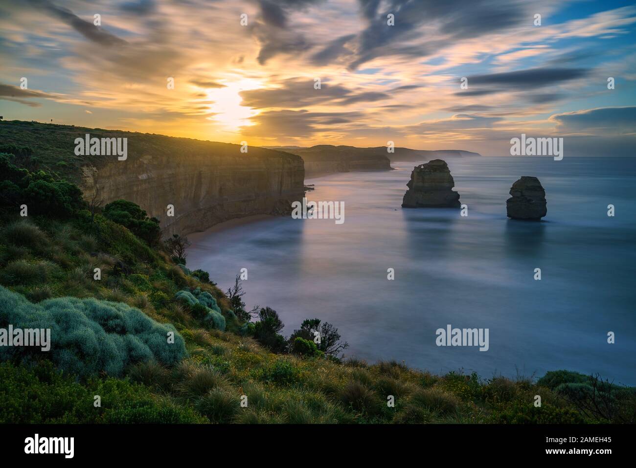 famous gibson steps at sunrise, twelve apostles, great ocean road in ...