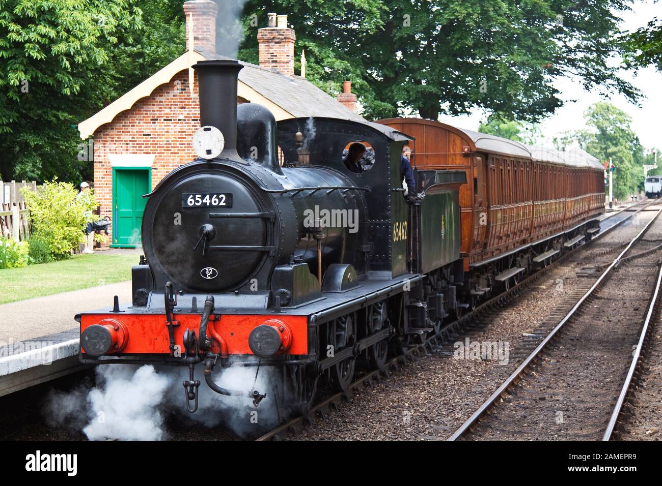 Wordsell J15 (Y14) steam locomotive with Gresley Quad Art Set at Holt ...