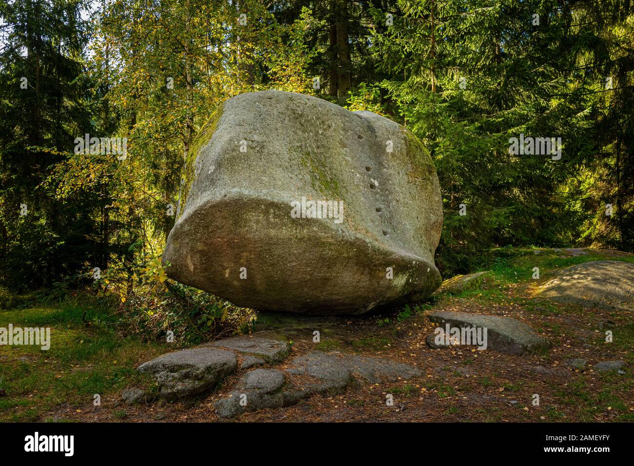 Rocking stone hi-res stock photography and images - Alamy