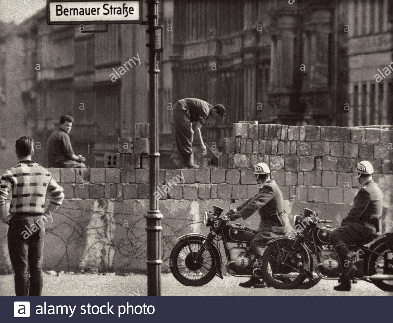 Berlin Wall Construction 1961 High Resolution Stock Photography and ...