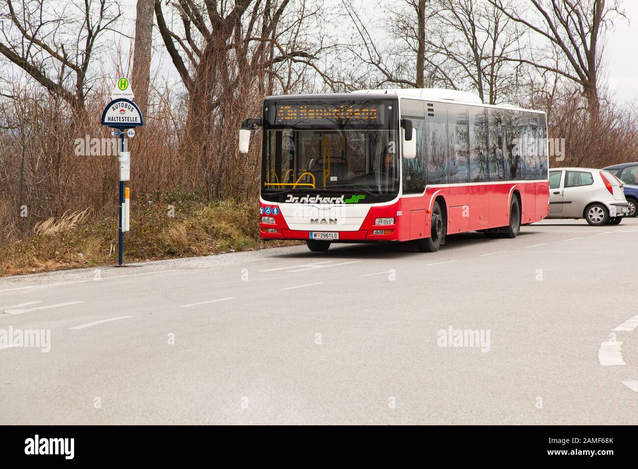 Car bus vienna hi-res stock photography and images - Alamy
