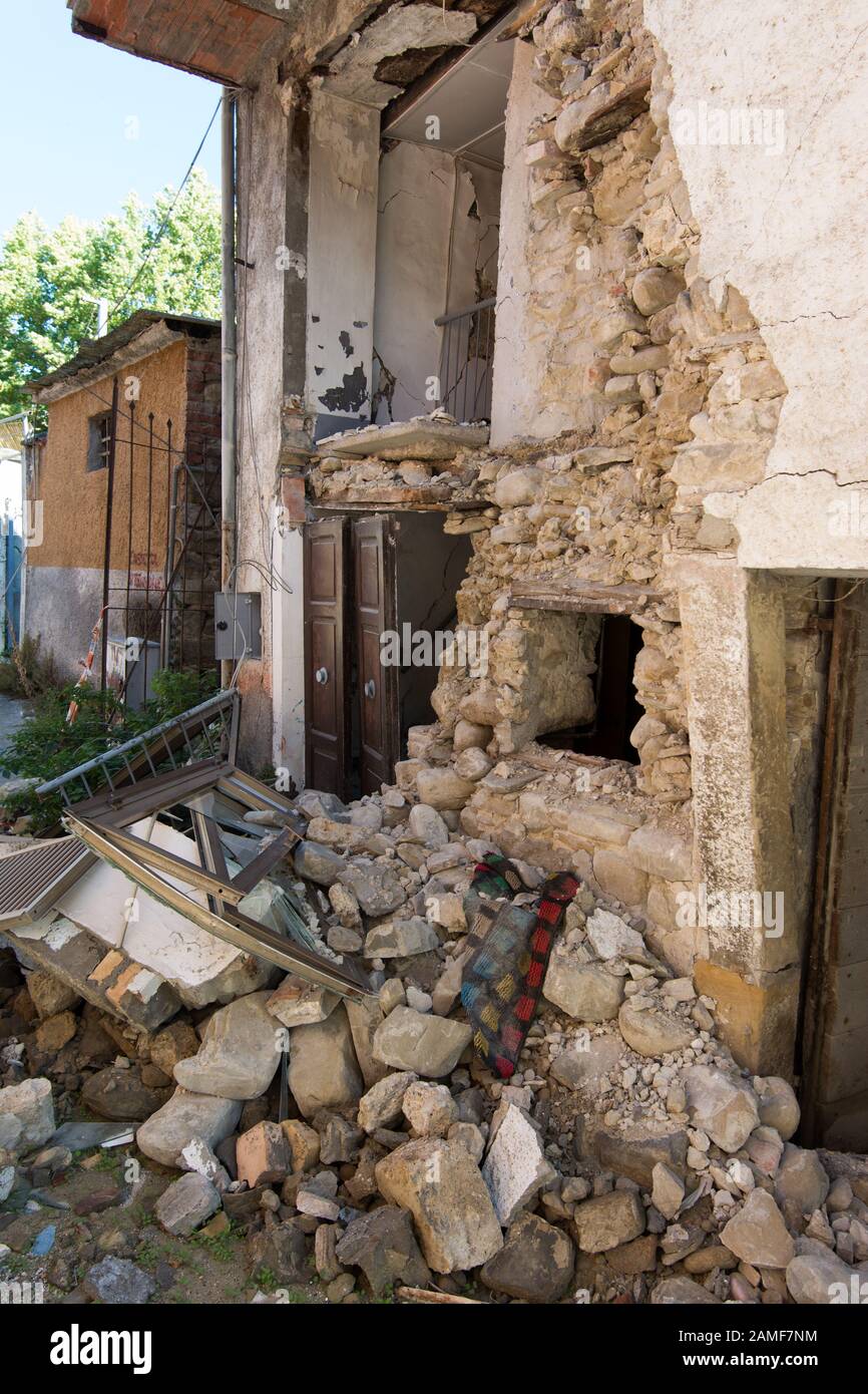 City destroyed by an earthquake Stock Photo - Alamy