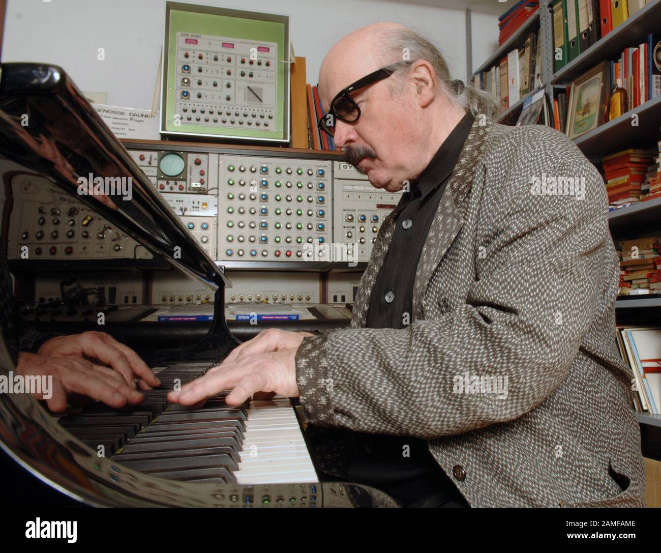 German jazz trophy hi-res stock photography and images - Alamy