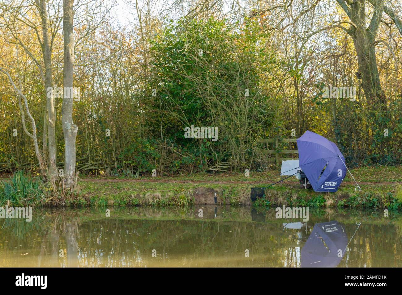 Fishing alongside the grand union canal, Market Harbourgh, England, UK ...