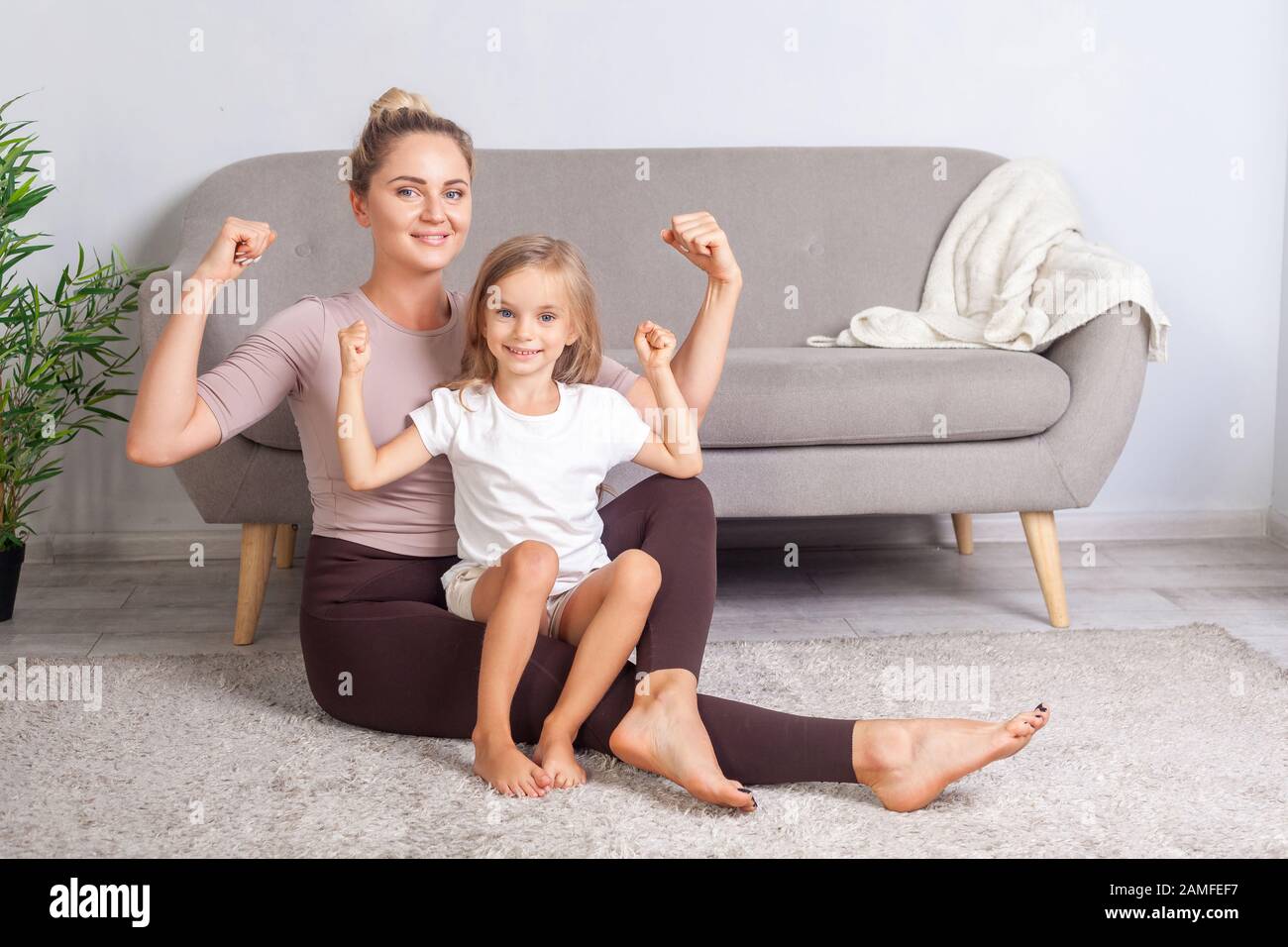 Fit mom hi-res stock photography and images - Alamy
