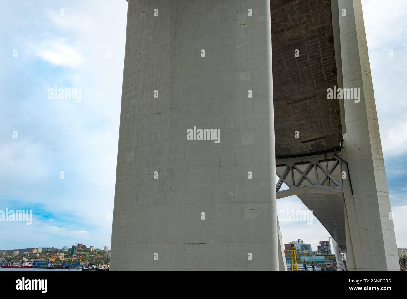Bridge over amur bay hi-res stock photography and images - Alamy