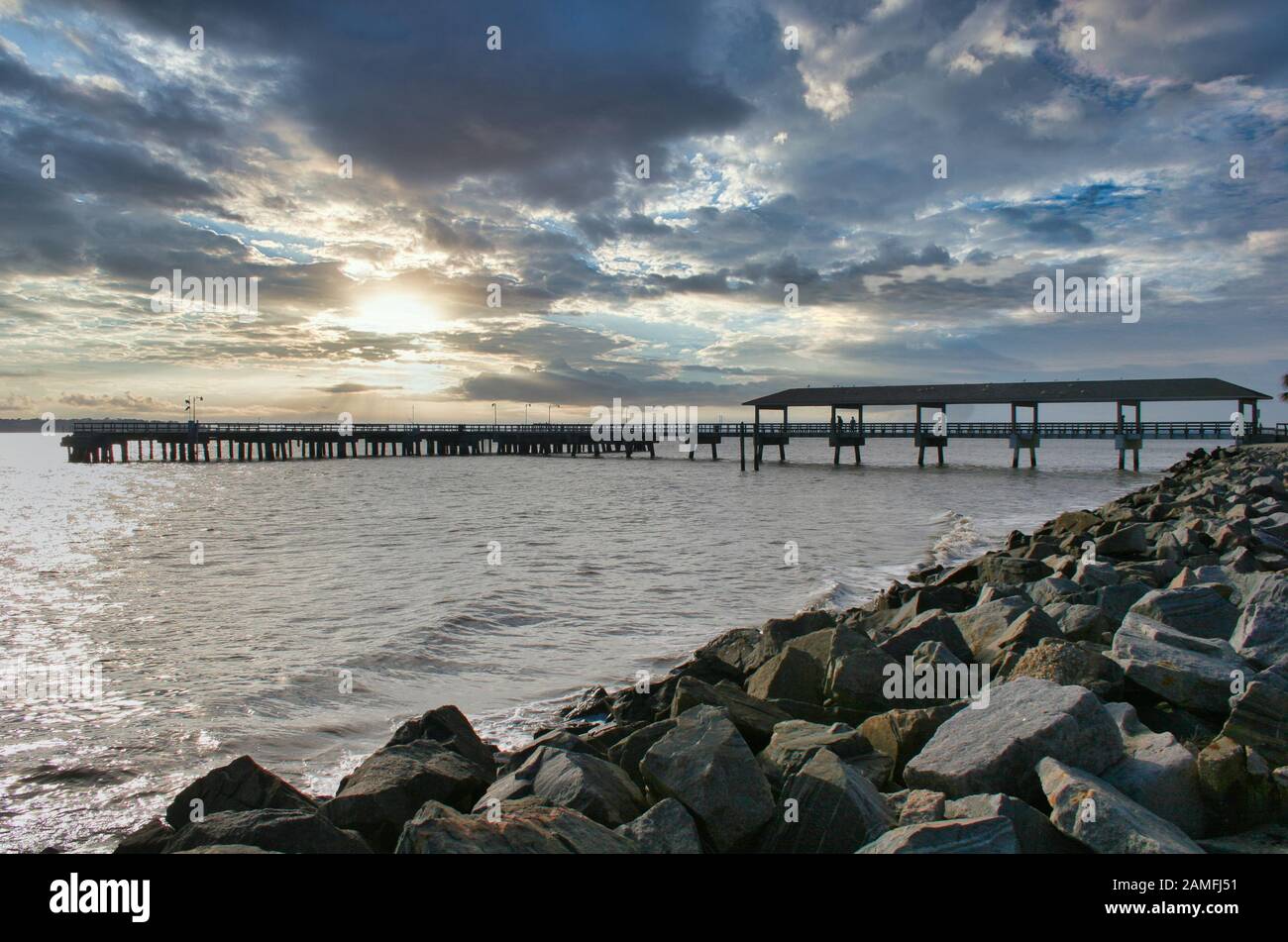 Masonry pier hi-res stock photography and images - Alamy