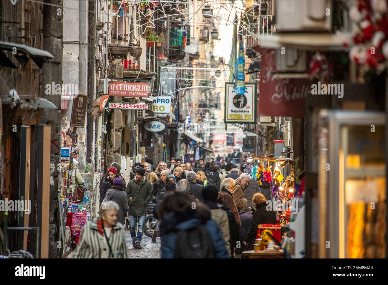 Naples street scene italy hi-res stock photography and images - Alamy