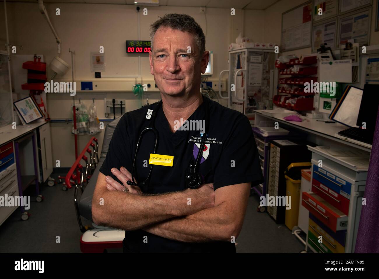 A&e uk doctor hi-res stock photography and images - Alamy