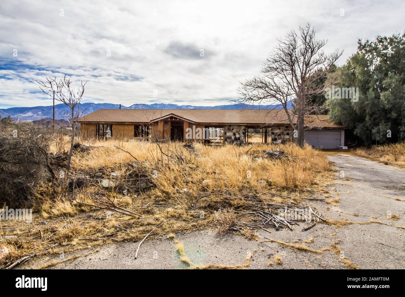 Gutted building structure hi-res stock photography and images - Alamy