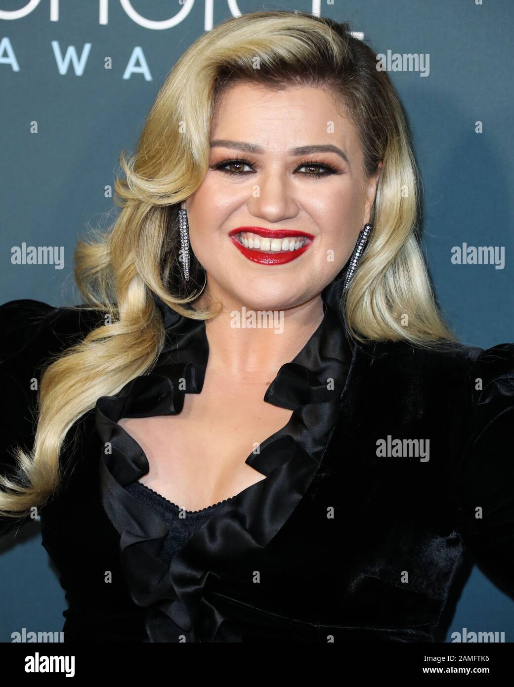 SANTA MONICA, LOS ANGELES, CALIFORNIA, USA - JANUARY 12: Singer Kelly ...