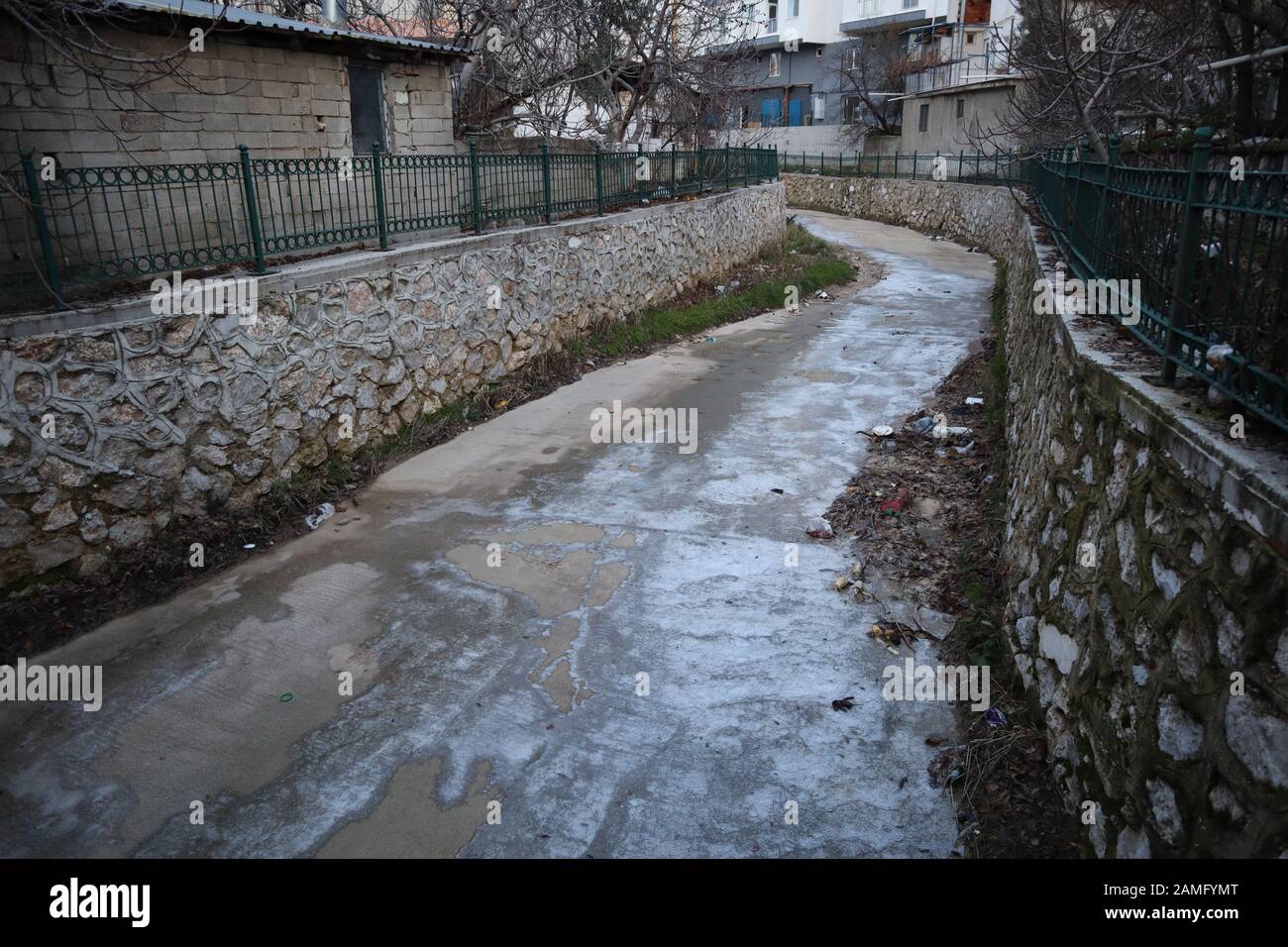 Trashes hi-res stock photography and images - Alamy