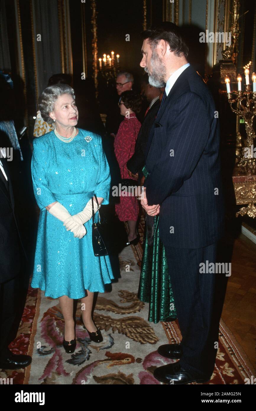 Terry waite and queen elizabeth hi-res stock photography and images - Alamy