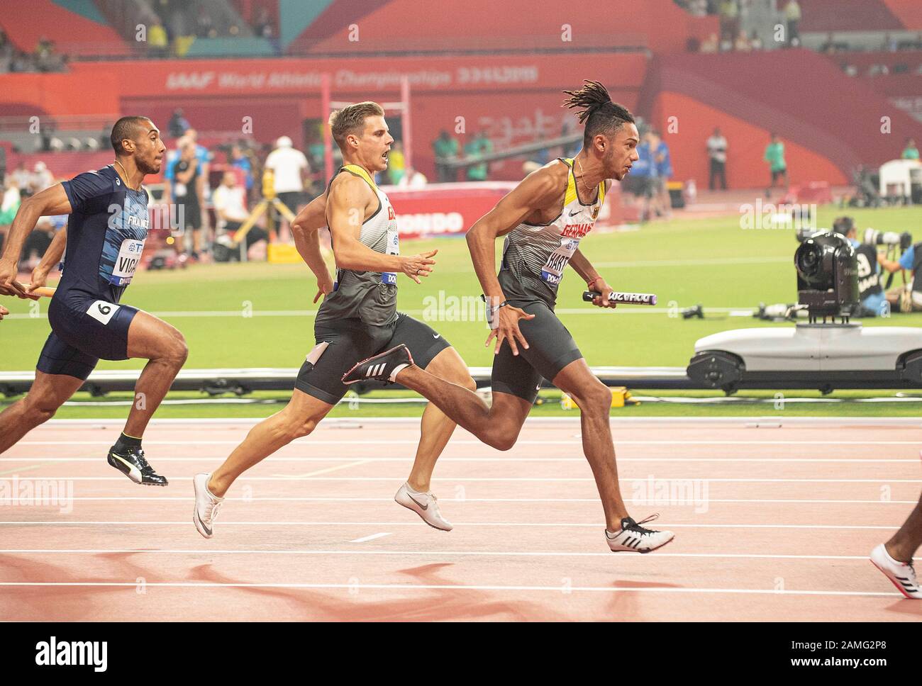 Relay change Julian REUS (Germany) to Joshua HARTMANN (Germany/2nd from ...