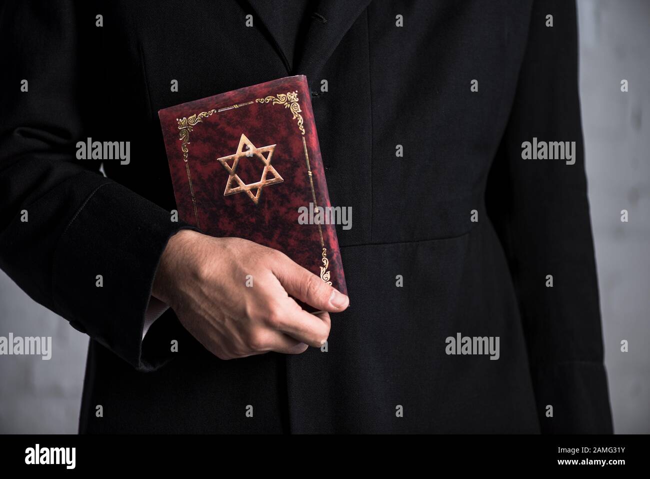 Tanakh hi-res stock photography and images - Alamy
