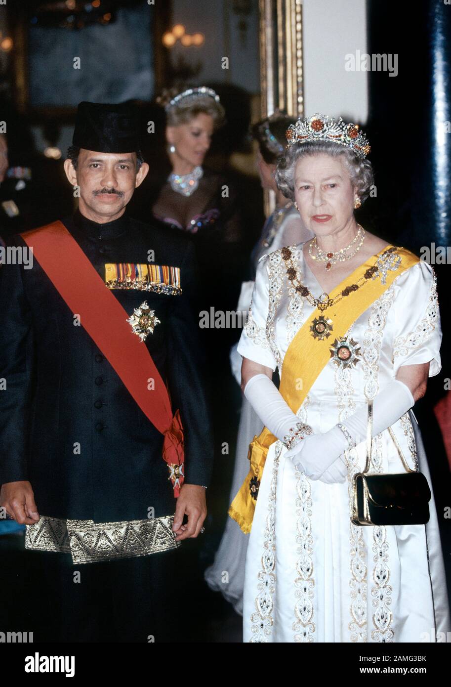 Hassanal Bolkiah, Sultan of Brunei and HM Queen Elizabeth II attend a ...