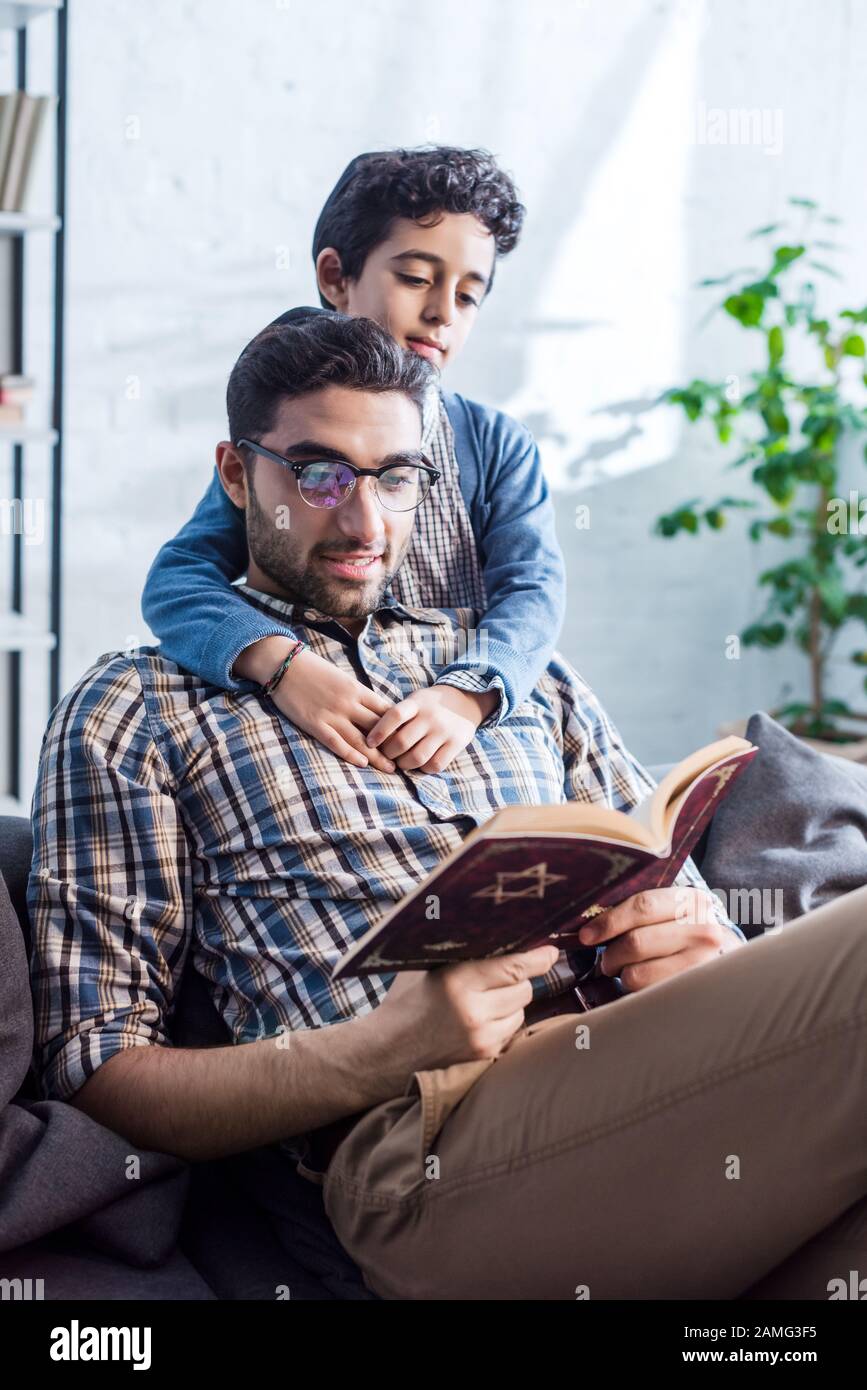 Jewish people tanakh hi-res stock photography and images - Alamy