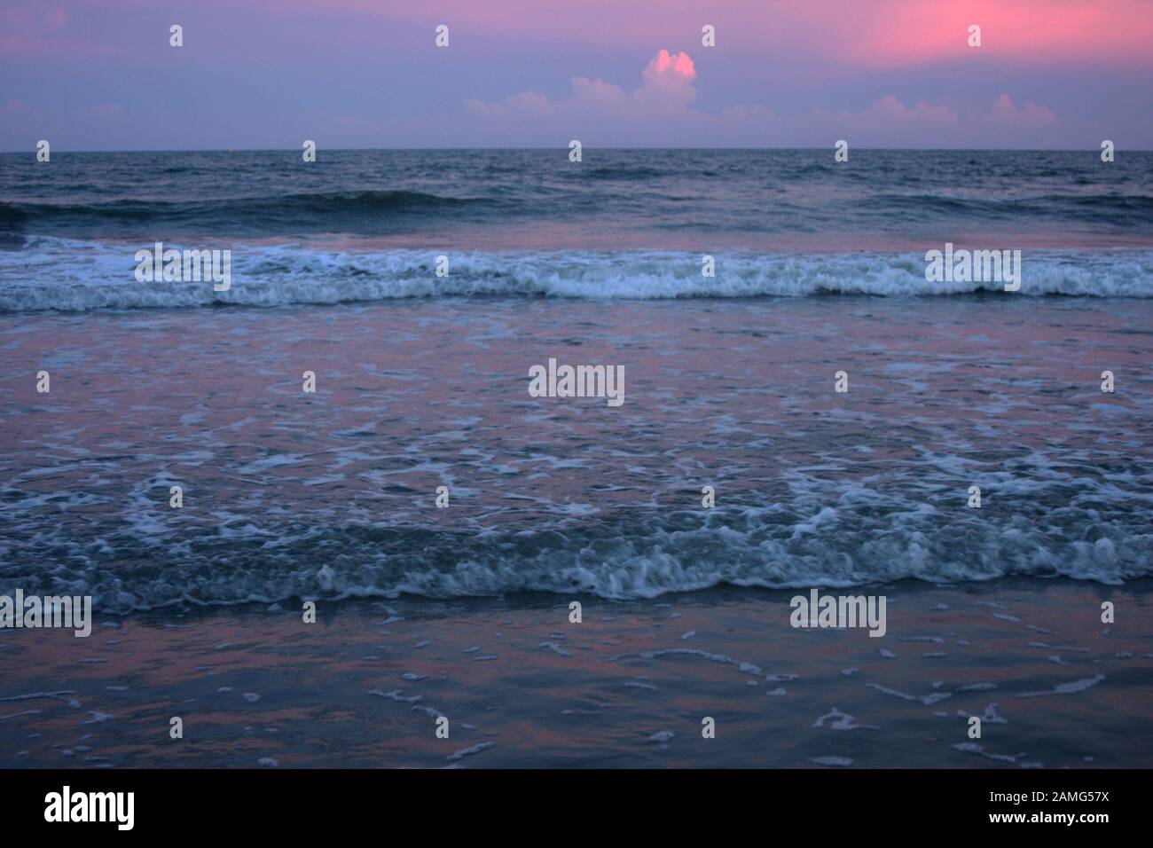 Sunset sky and ocean waves at the Atlantic Ocean, USA Stock Photo - Alamy
