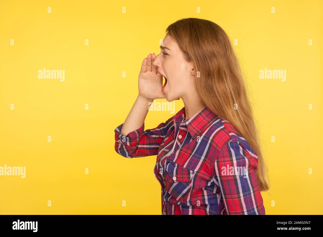 Side profile girl shouting hi-res stock photography and images - Alamy
