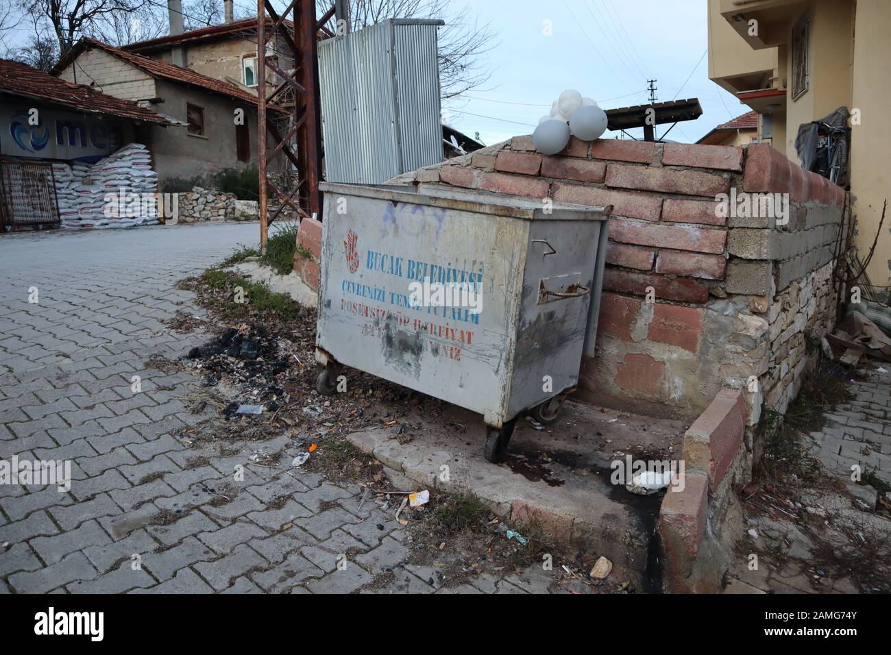 Trashes all around hi-res stock photography and images - Alamy