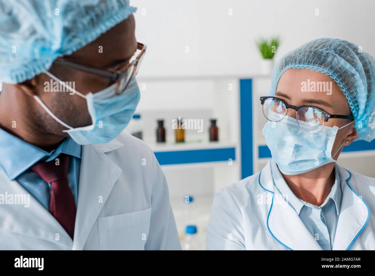 Biologists other scientists hi-res stock photography and images - Alamy