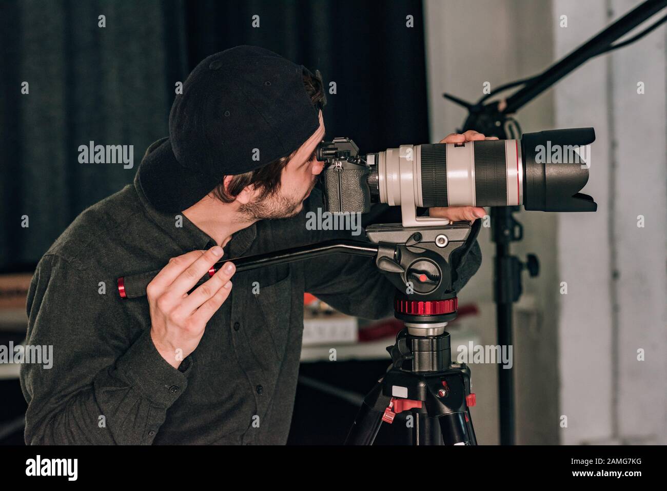 Videographer in digital studio hi-res stock photography and images - Alamy