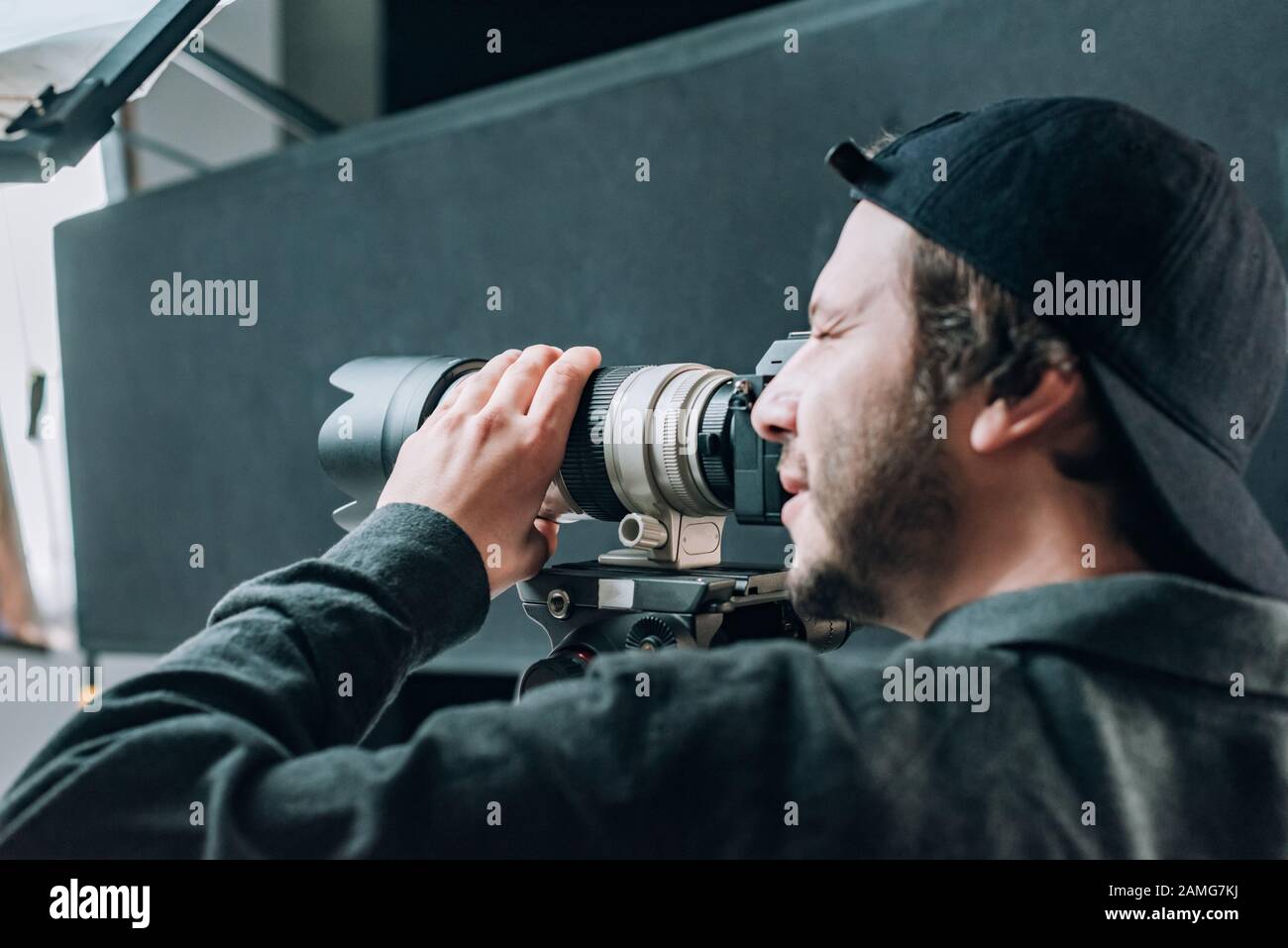 Cameraman backstage hi-res stock photography and images - Alamy