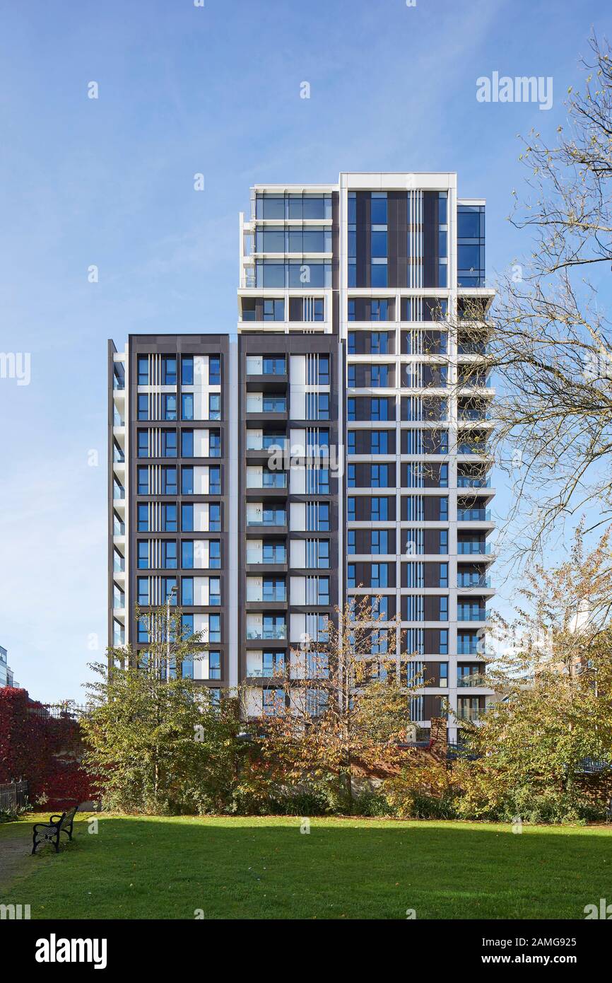 Front elevation from park. Kings Point, Reading, United Kingdom ...