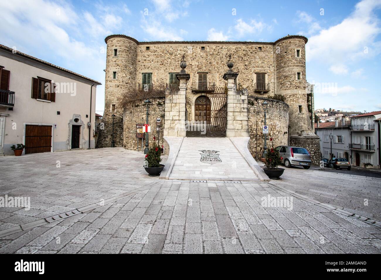 Zungoli castle hi-res stock photography and images - Alamy