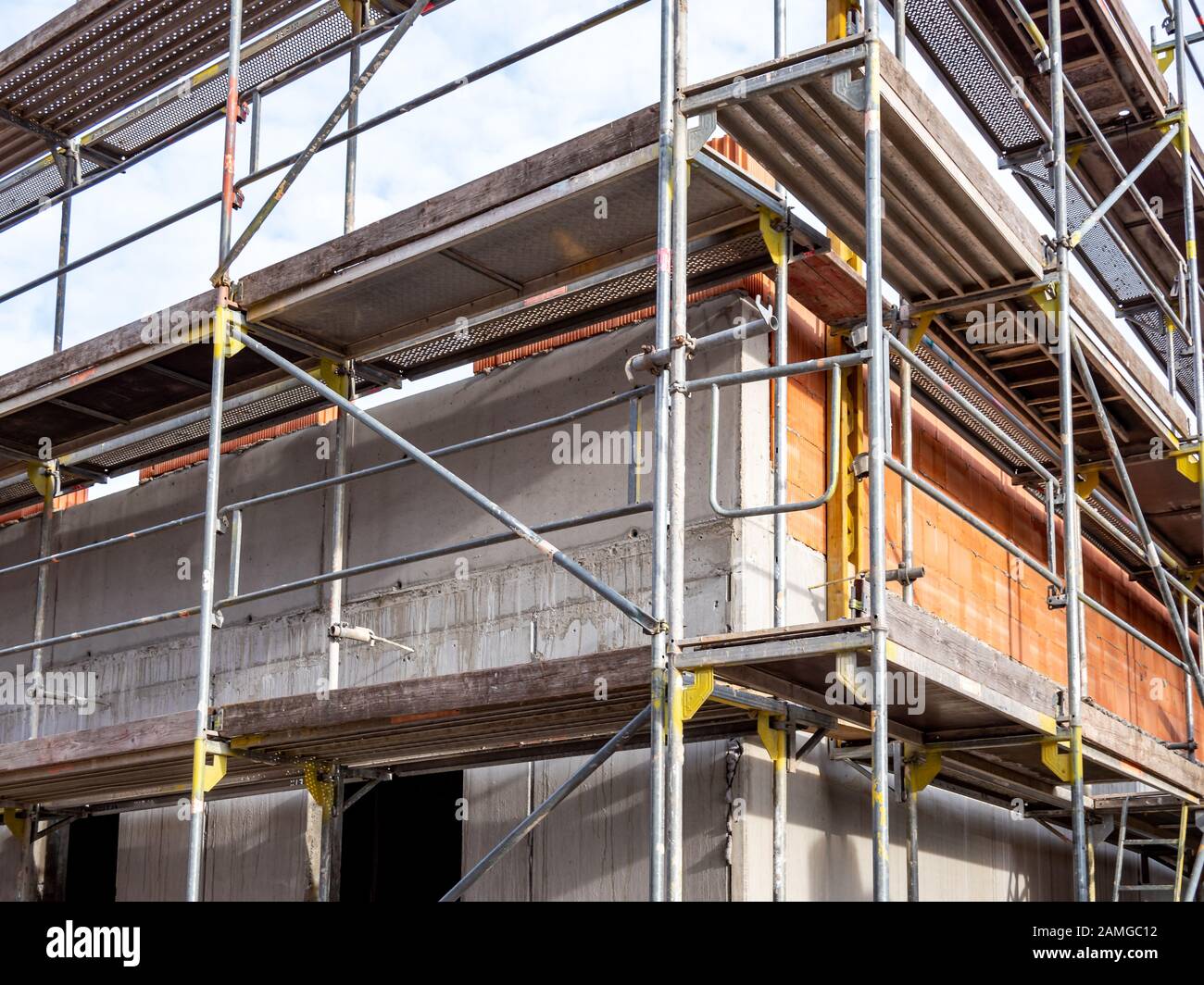 House with scaffolding construction site Stock Photo - Alamy