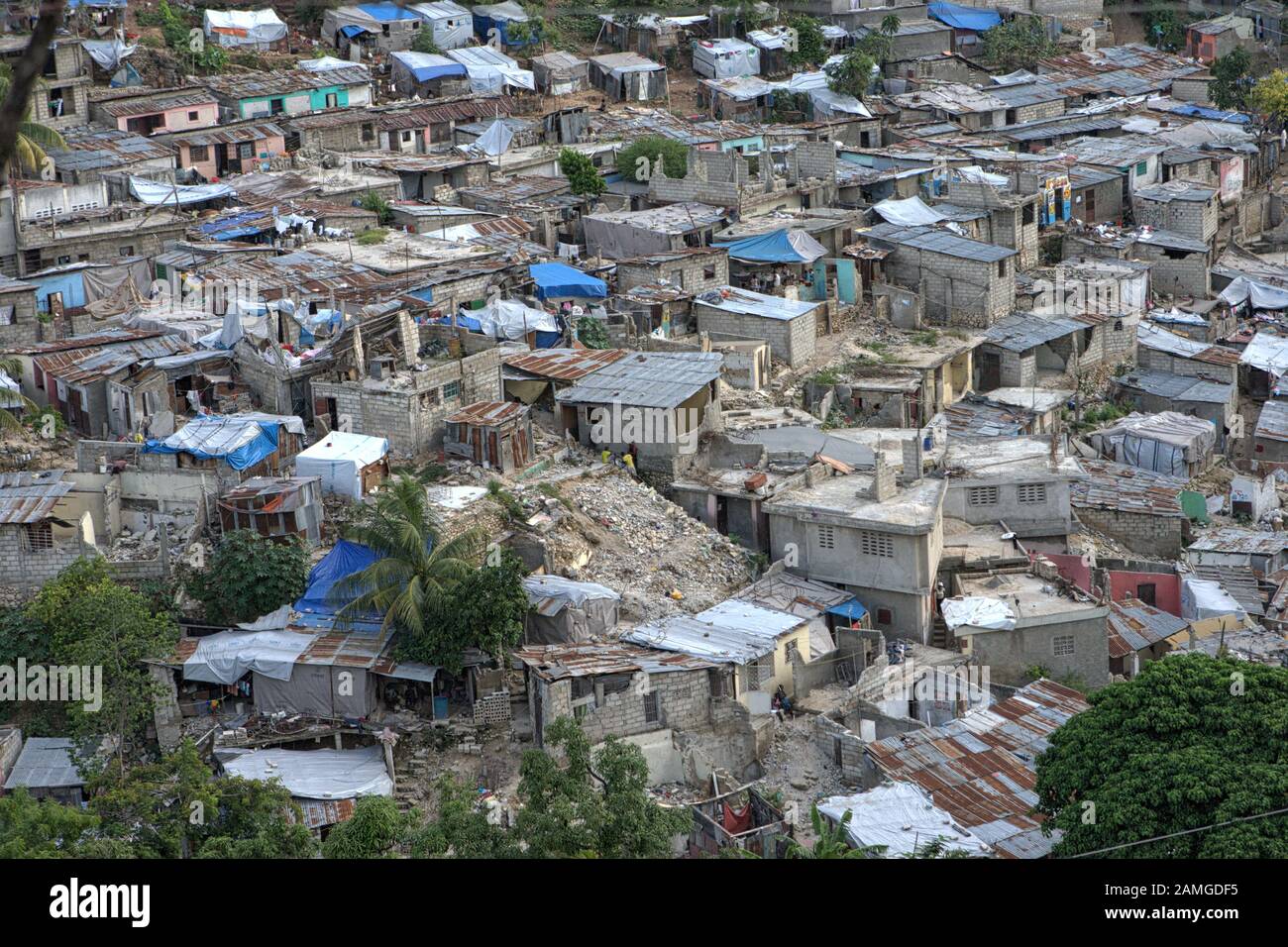 2010 haiti earthquake ruins hi-res stock photography and images - Alamy
