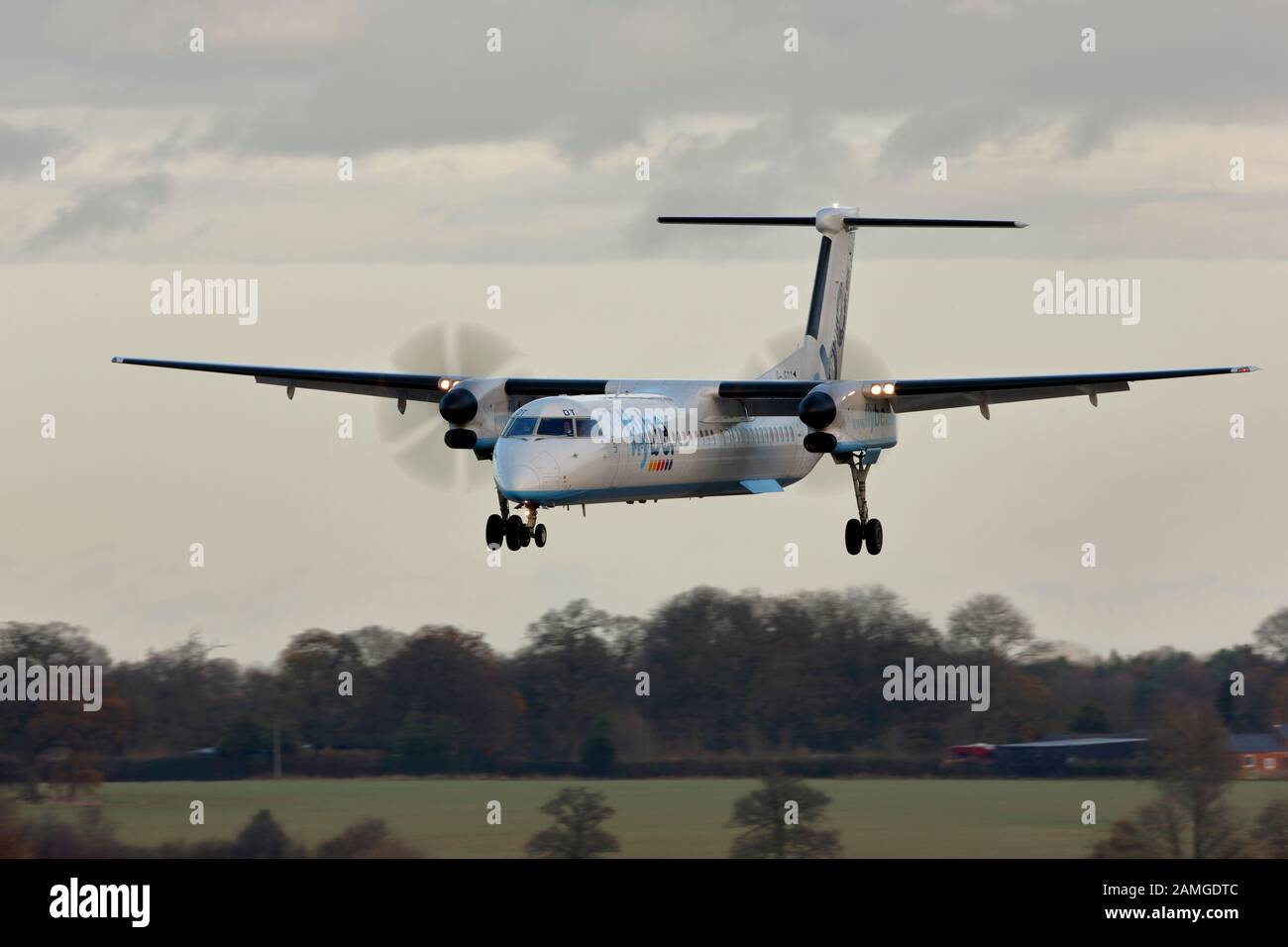 G-JEDT Flybe De Havilland Canada DHC-8-402Q Dash 8 Stock Photo - Alamy