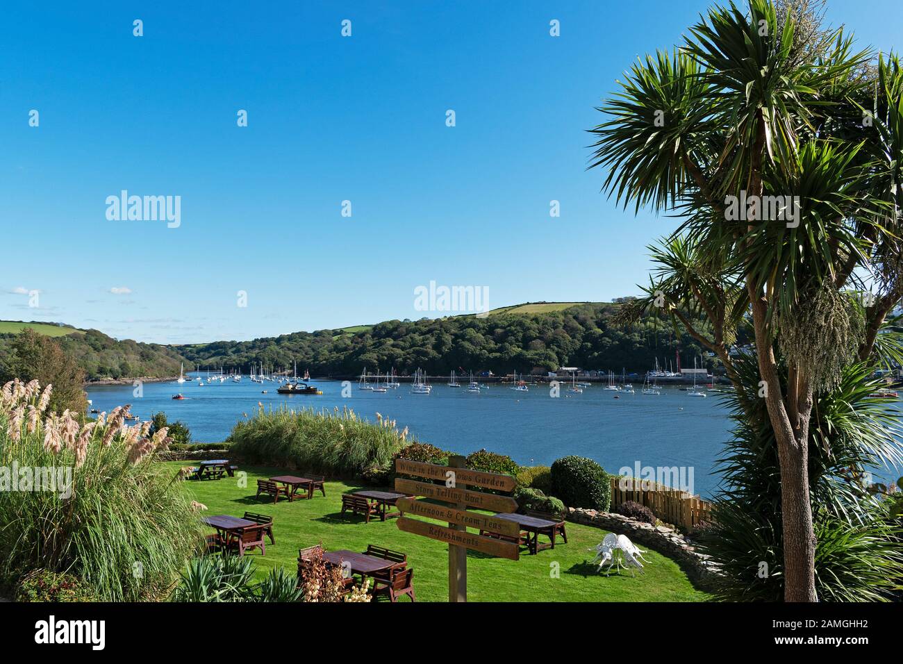River fowey cornwall hi-res stock photography and images - Alamy