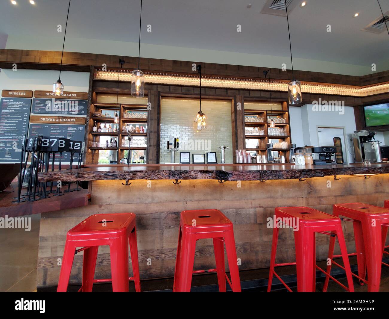 Interior of Roam Artisan Burgers restaurant in City Center Bishop Ranch ...