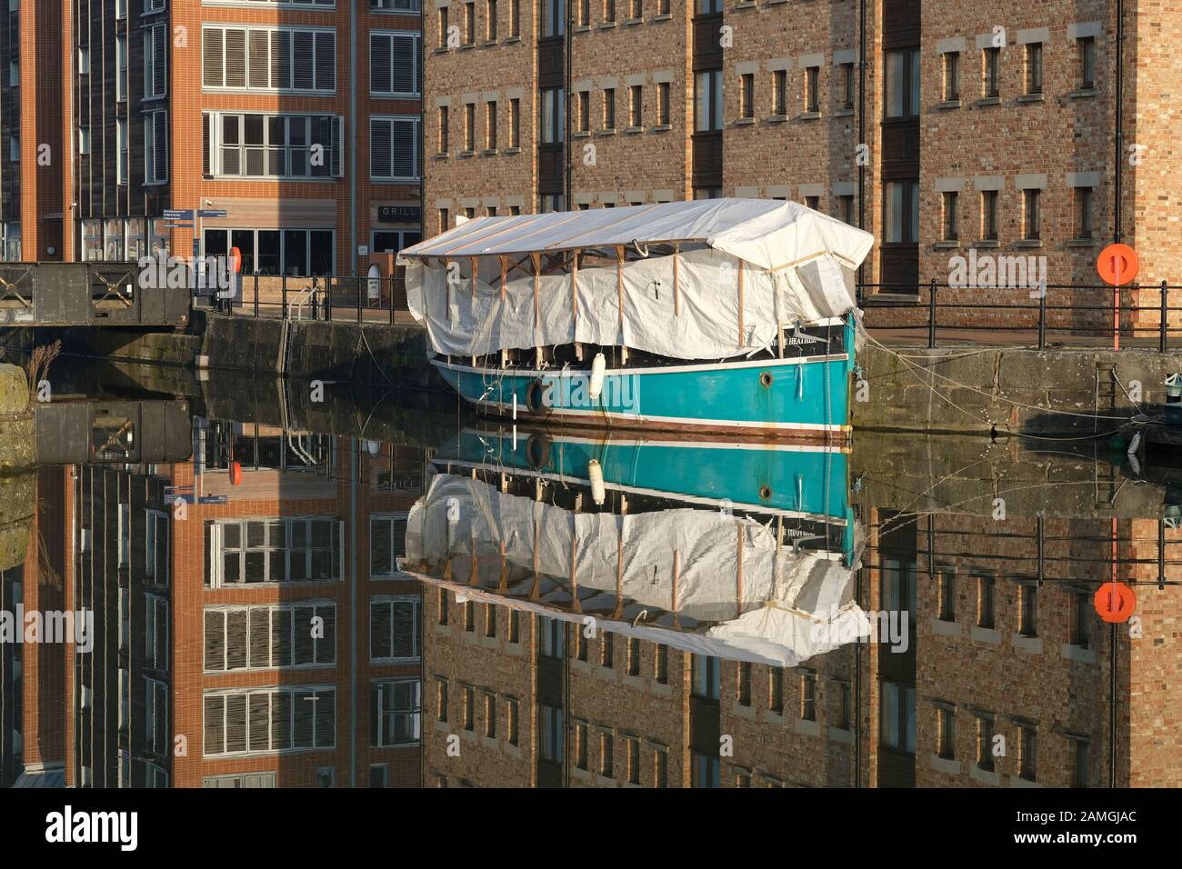 Lugger boat hi-res stock photography and images - Alamy