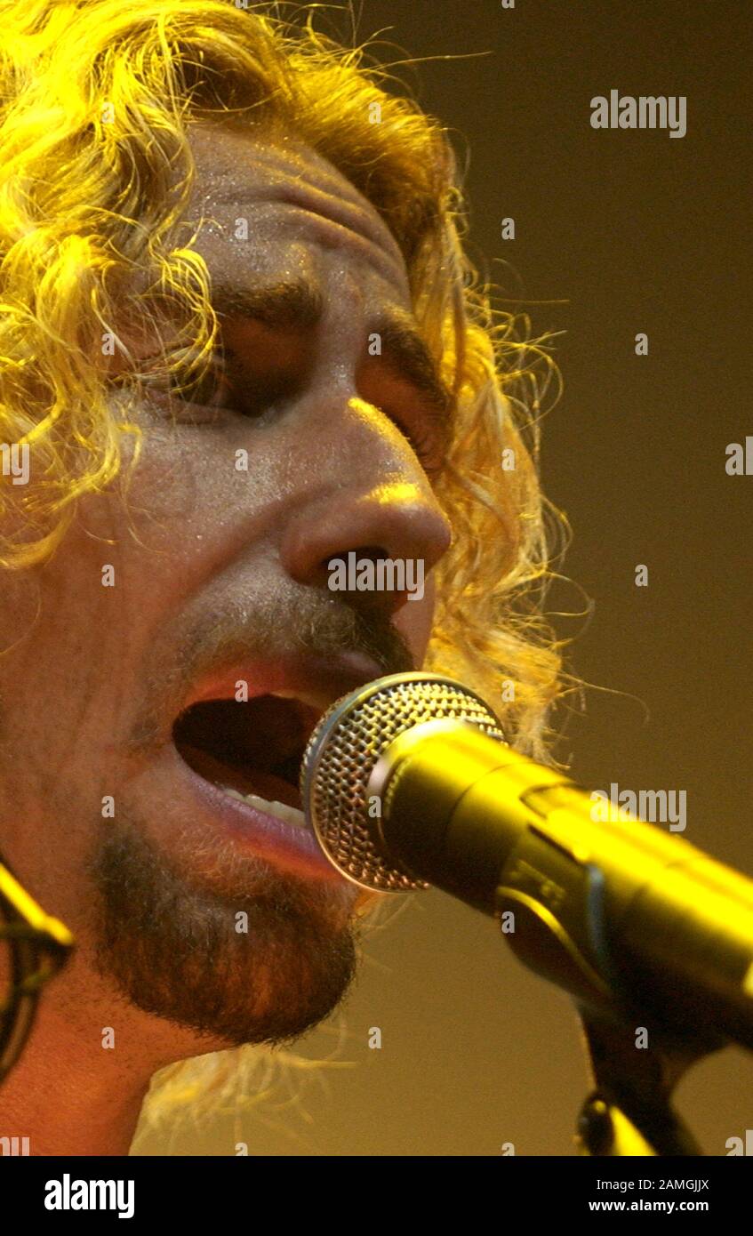 Chad kroeger nickelback hi-res stock photography and images - Alamy