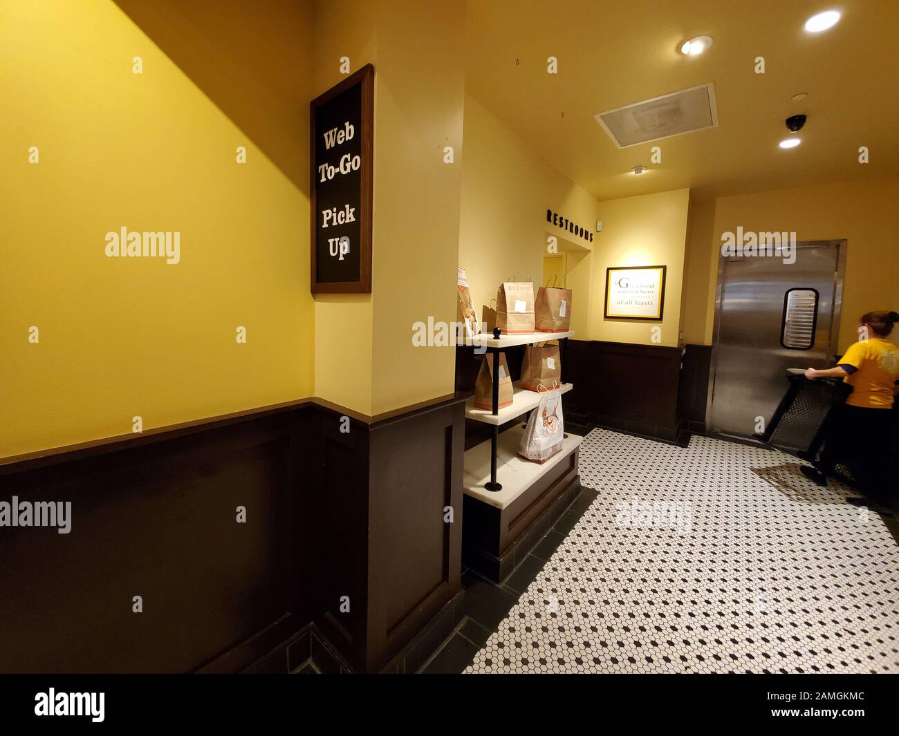 Order pickup hi-res stock photography and images - Alamy