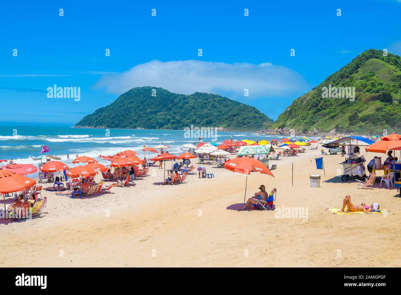 Beautiful brazilian beach hi-res stock photography and images - Alamy